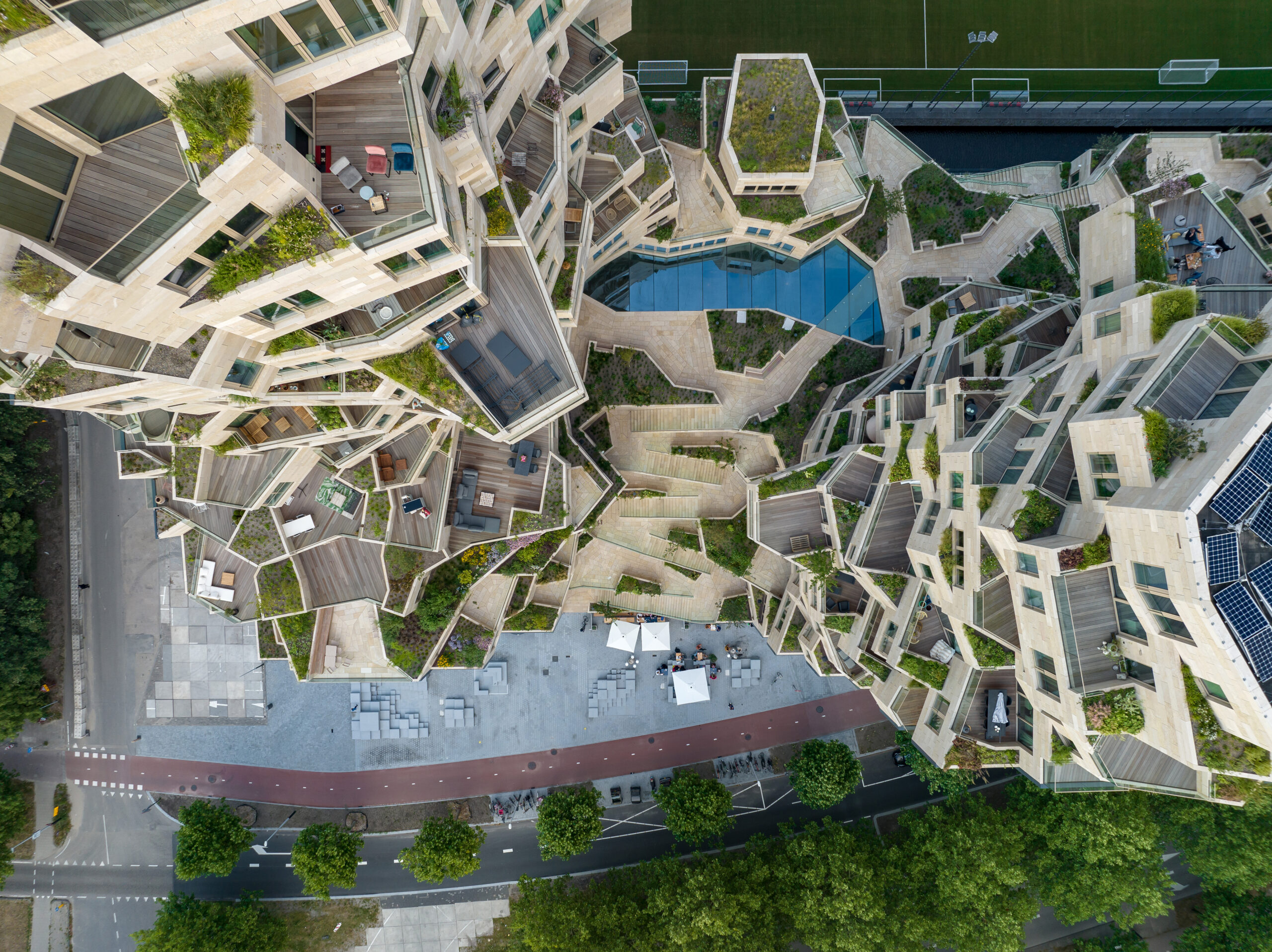 AMSTERDAM: MVRDV ERÖFFNEN VALLEY TOWERS • polis Magazin